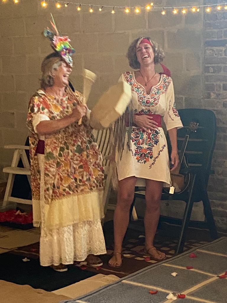 Inauguration du premier "Calpulli - Ecole de Vie Caty Marí" en Belgique ...